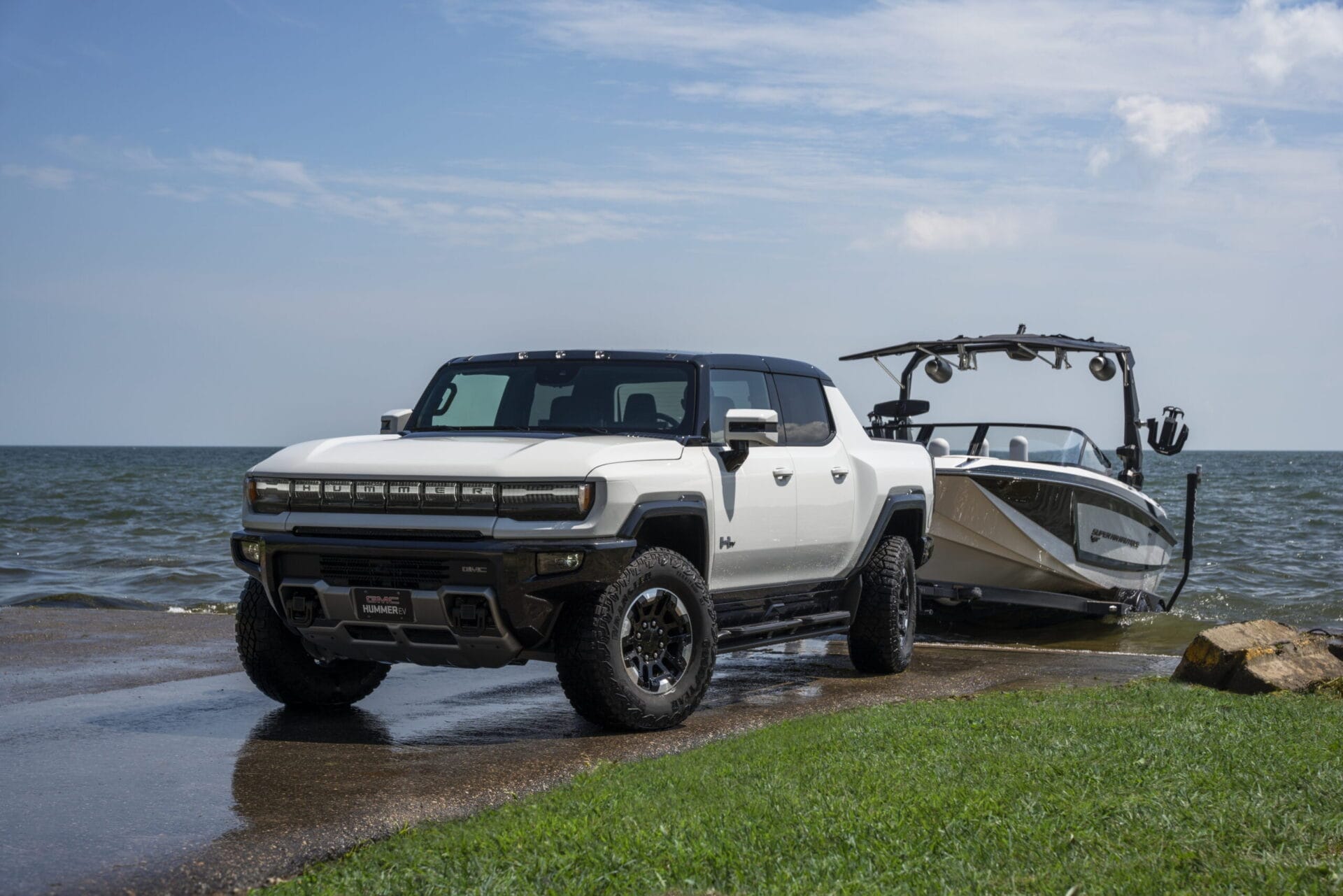 GMC Hummer EV Pickup - Technical Specs, Price, Range - EV Search